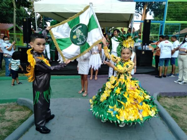 Crianças fazem o samba no Morro da Liberdade - Portal Único